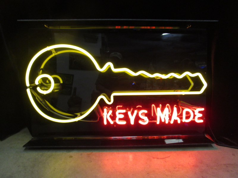 KEYS MADE NEON in NEONS/LIGHT UP SIGNS > STREET DRESSING/SERVICE NEONS
