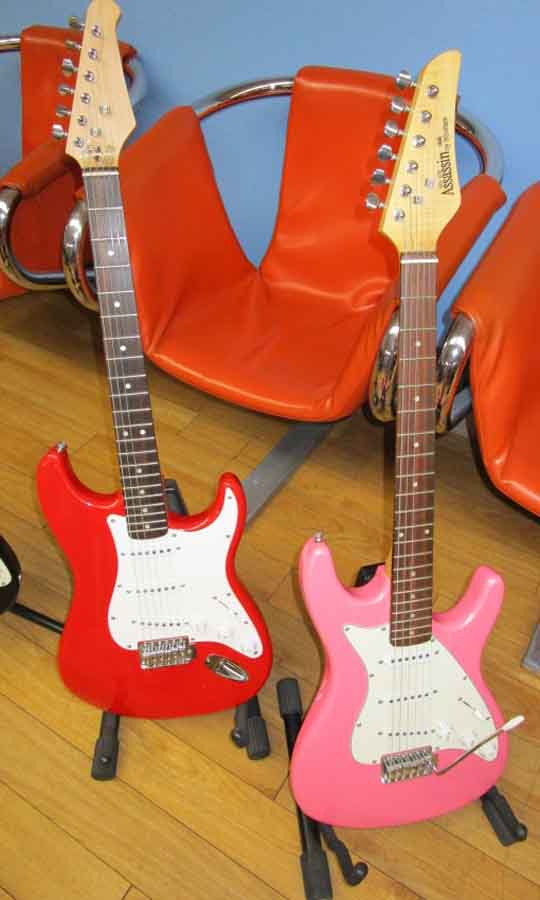 ELECTRIC GUITARS in MUSICAL PROPS