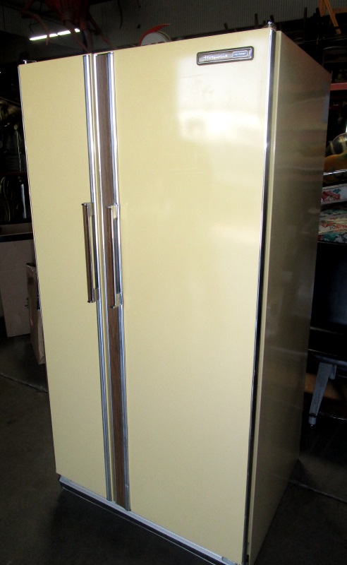HARVEST YELLOW FRIDGE in APPLIANCES > REFRIGERATORS