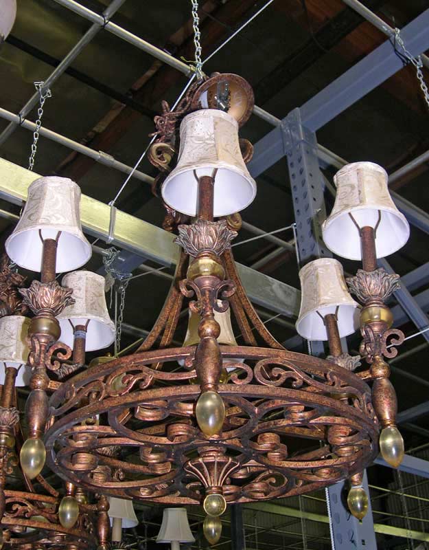TRADITIONAL CHANDELIER in LIGHTING > CHANDELIERS