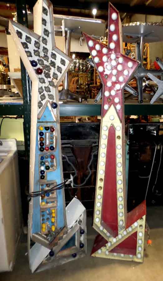 ASSORTED ARROWS in NEONS/LIGHT UP SIGNS > SIGNS W/LIGHT BULBS